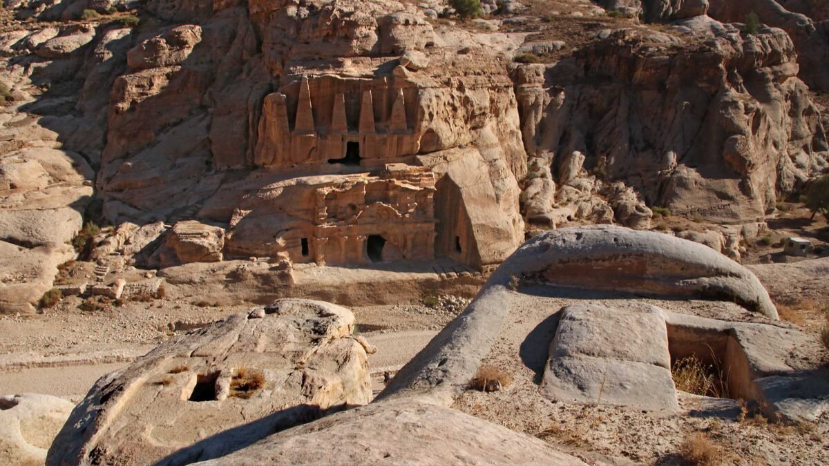 Petra. Ancient rock-cut city in Jordan - Nabart